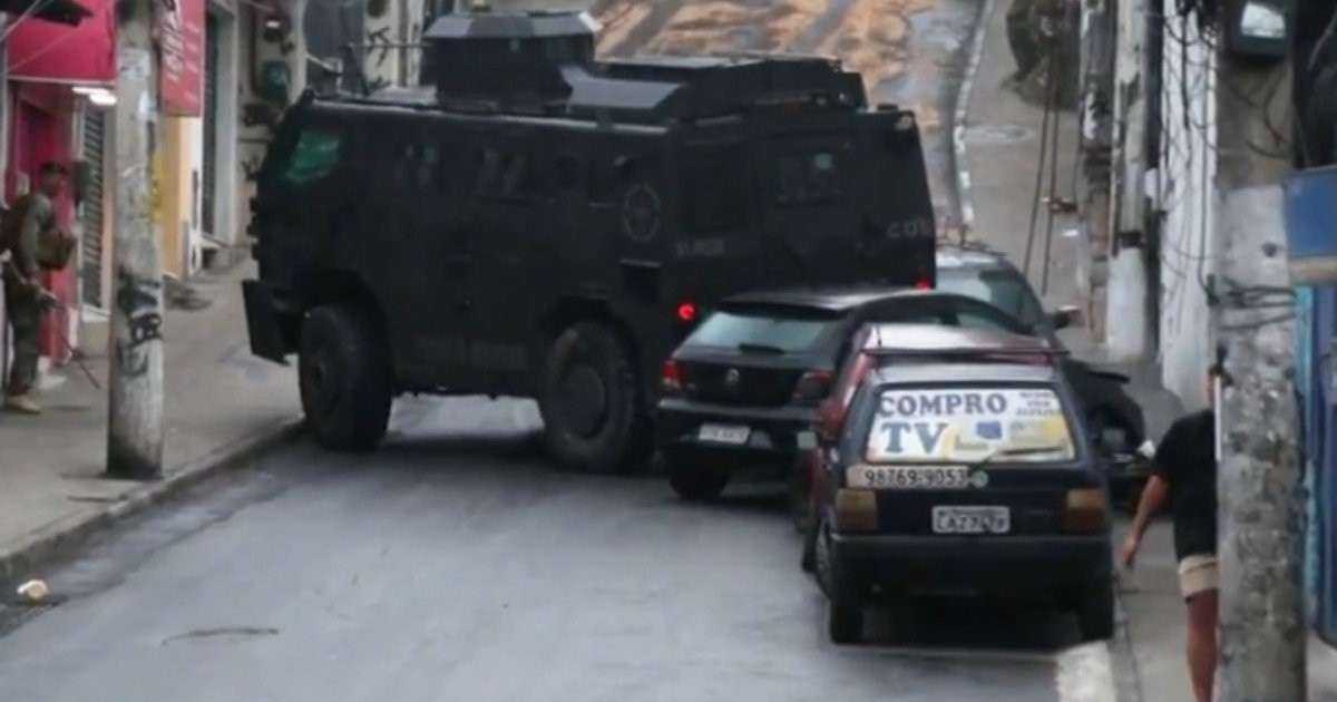 Policial do Bope é baleado e caveirão derrapa em óleo no Complexo do ...