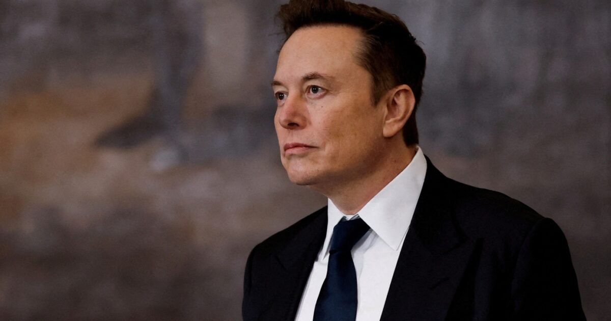 ‘Ataque cibernético’: Elon Musk explica instabilidade no X, ex-Twitter ...