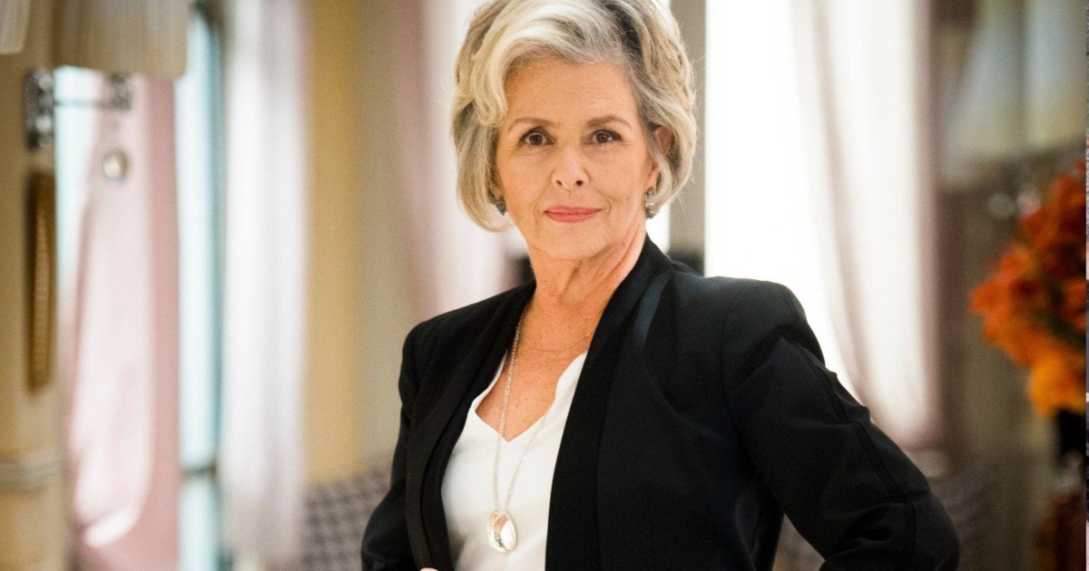 Irene Ravache cancela peça após diagnóstico de pneumonia