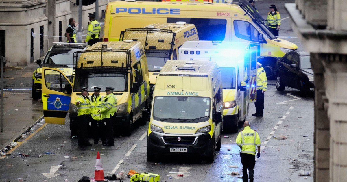 Motorista é preso após atropelar torcedores que celebravam título do ...