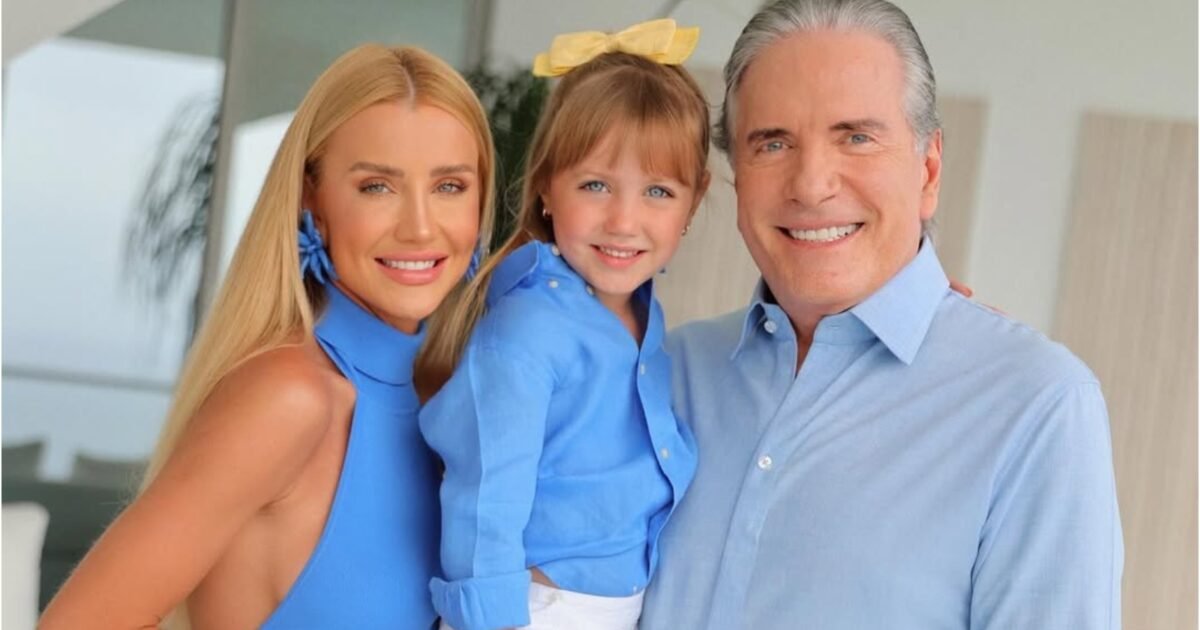 Caçula de Roberto Justus chama atenção ao posar com bolsa de R$ 14 mil ...