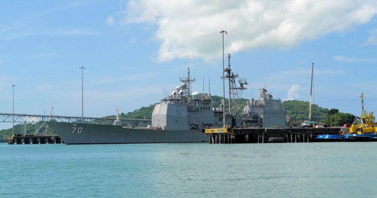 Navio de guerra americano entra no Canal do Panamá rumo ao Caribe ...