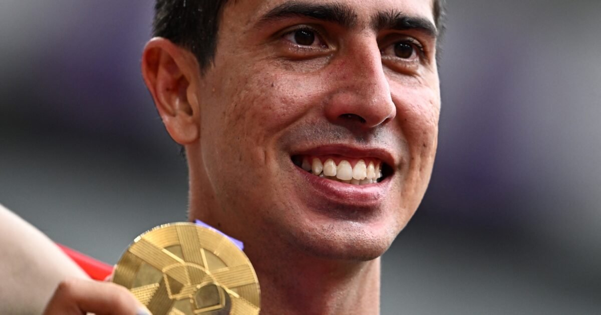 Quem é Caio Bonfim, que fez história com ouro e marcha contra o ...