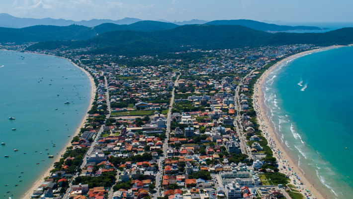 Cidade de SC com 39 praias inicia temporada de cobrança de taxa de ...