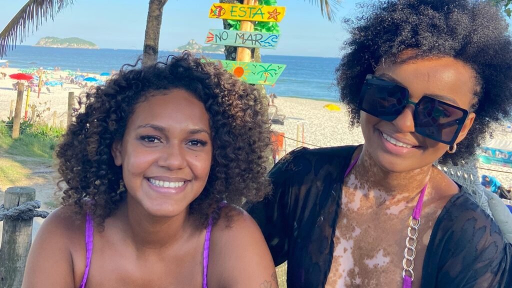 Juliana Bonde, cantora bolsonarista, estrela reality sensual com ...